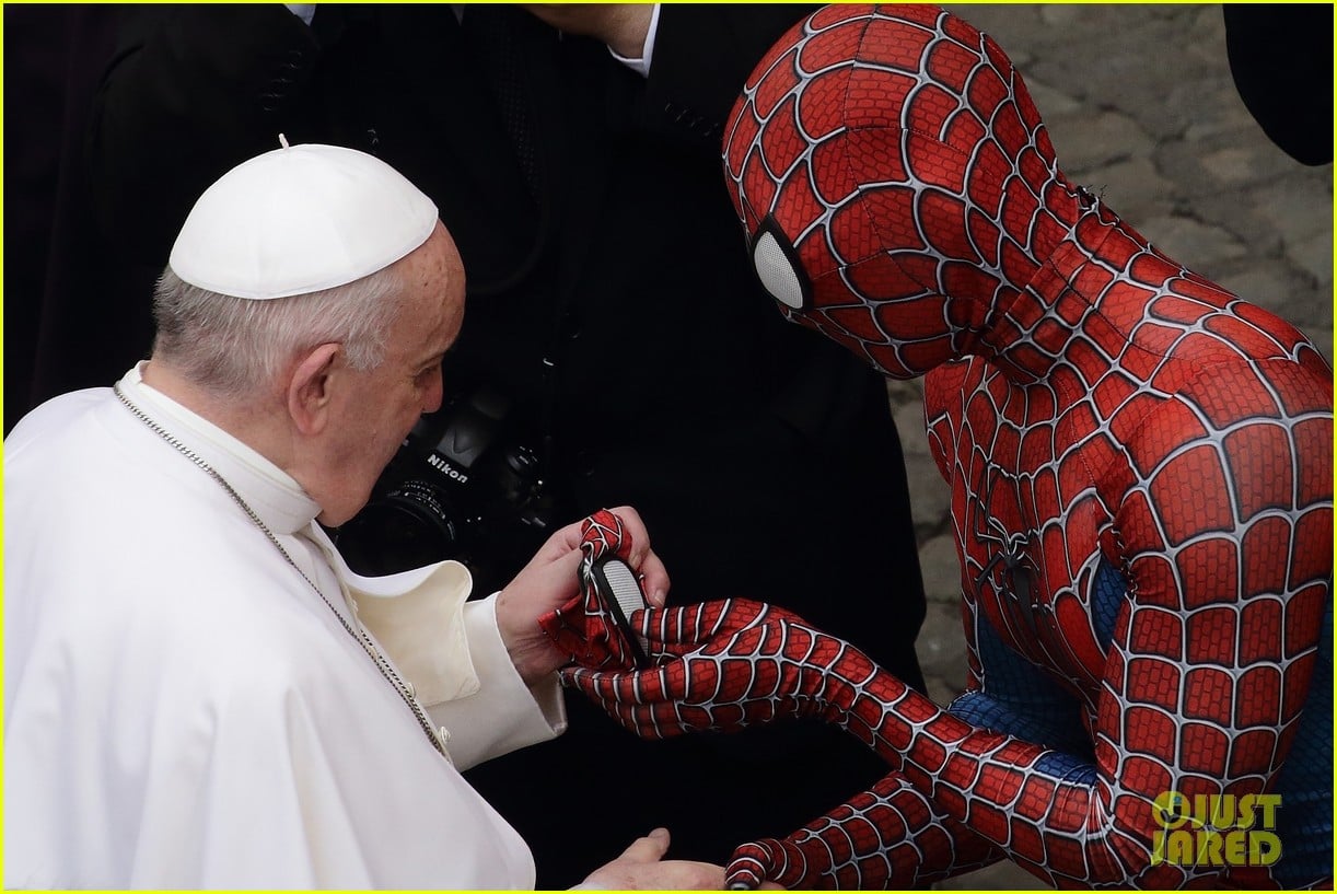 Pope Francis Meets Spider-Man During Weekly Service at The Vatican ...