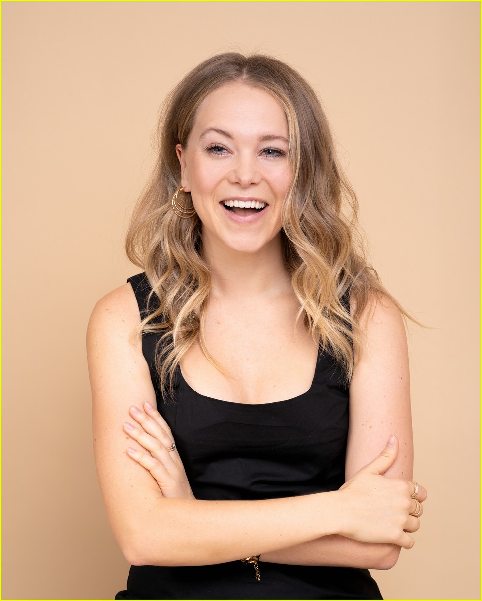 Get to Know Poppy Jamie with These 10 Fun Facts! (Exclusive): Photo ...