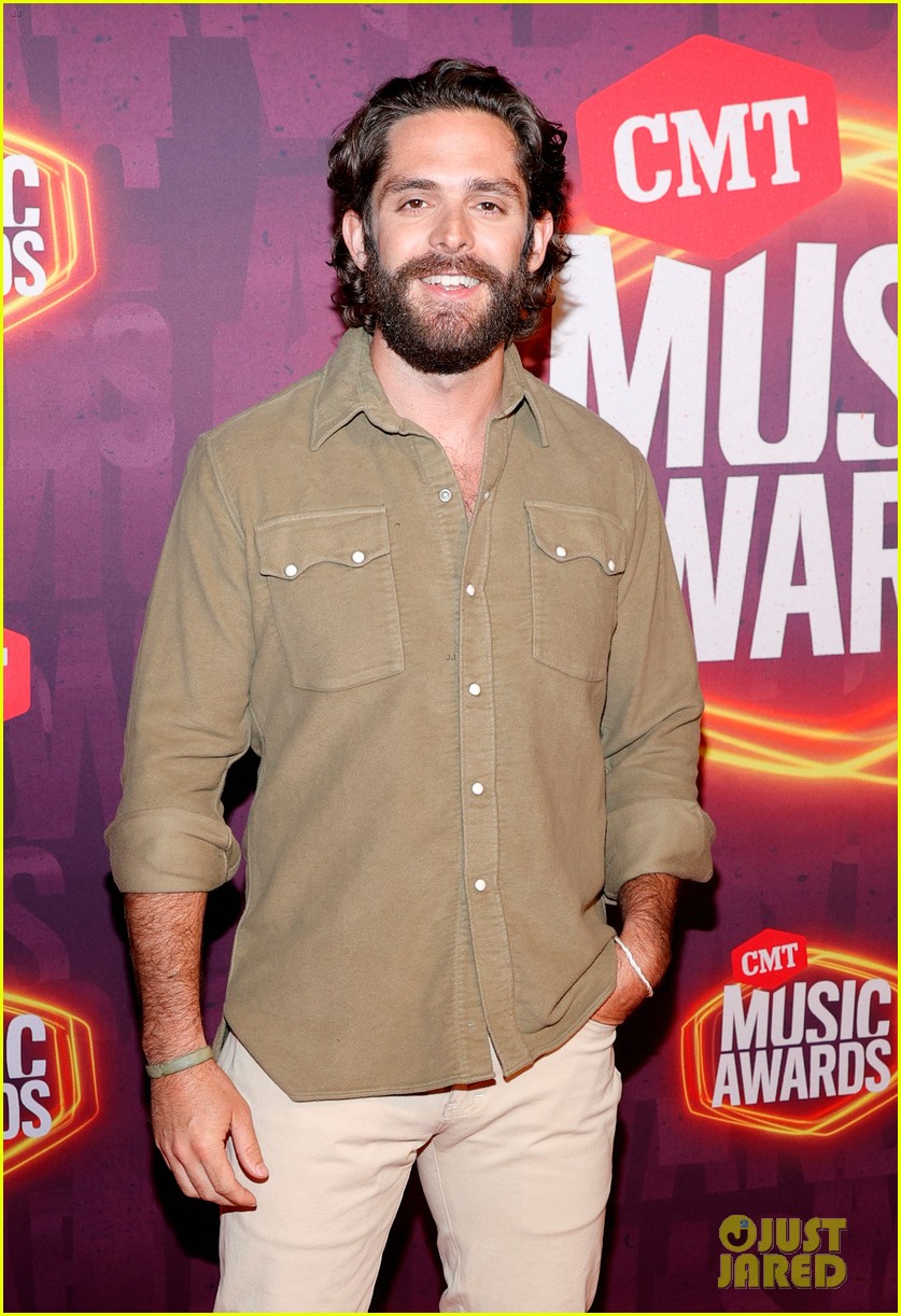 Thomas Rhett Arrives Solo at CMT Music Awards 2021: Photo 4566900 ...