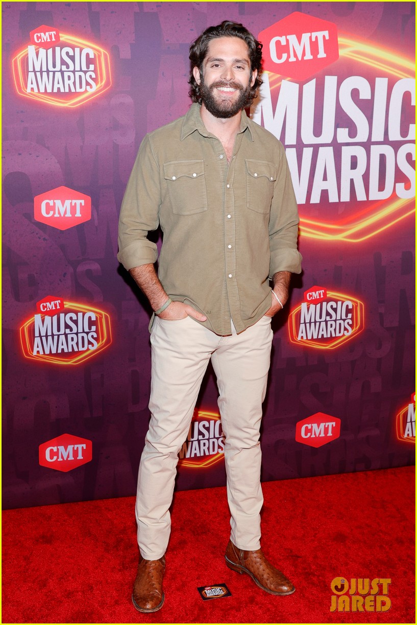 Thomas Rhett Arrives Solo at CMT Music Awards 2021: Photo 4566904 ...