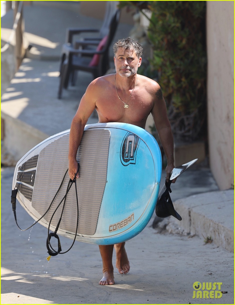 Shirtless Rob Lowe Goes Paddleboarding In The Ocean: Photo 4578777 ...