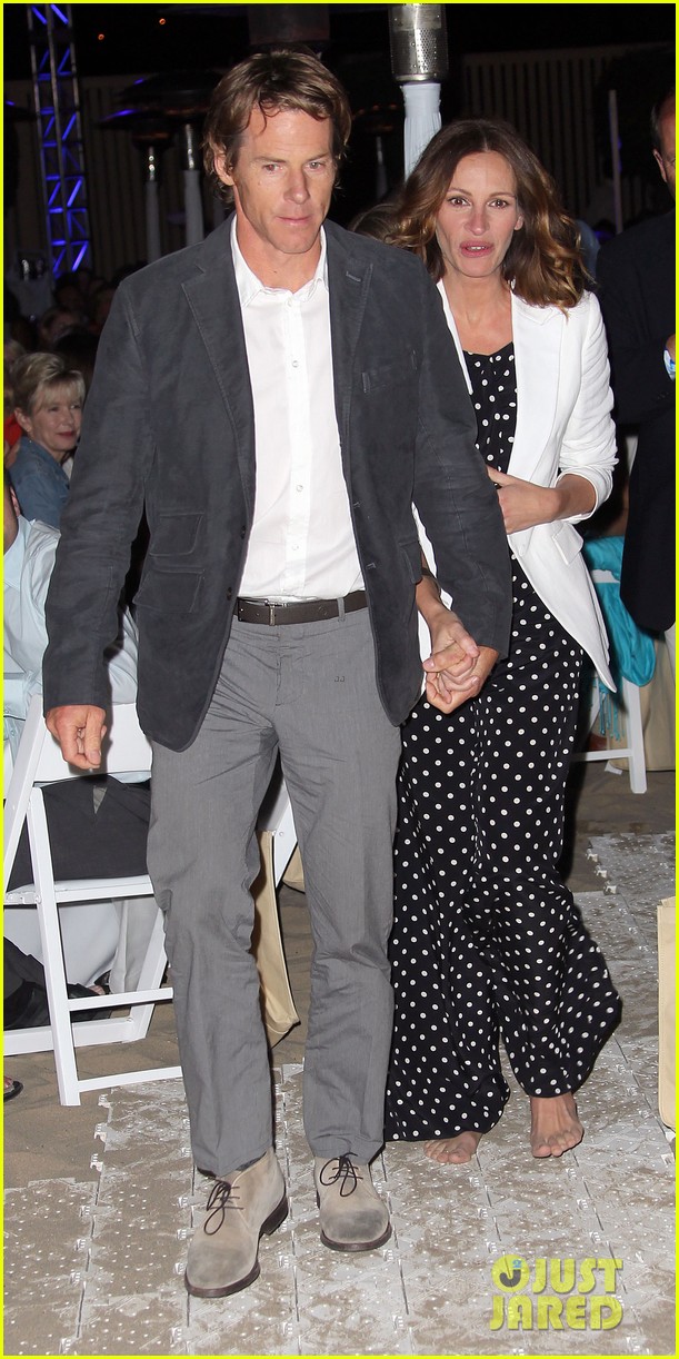 Julia Roberts' Husband Danny Moder Shares Rare Video of Their 14-Year ...