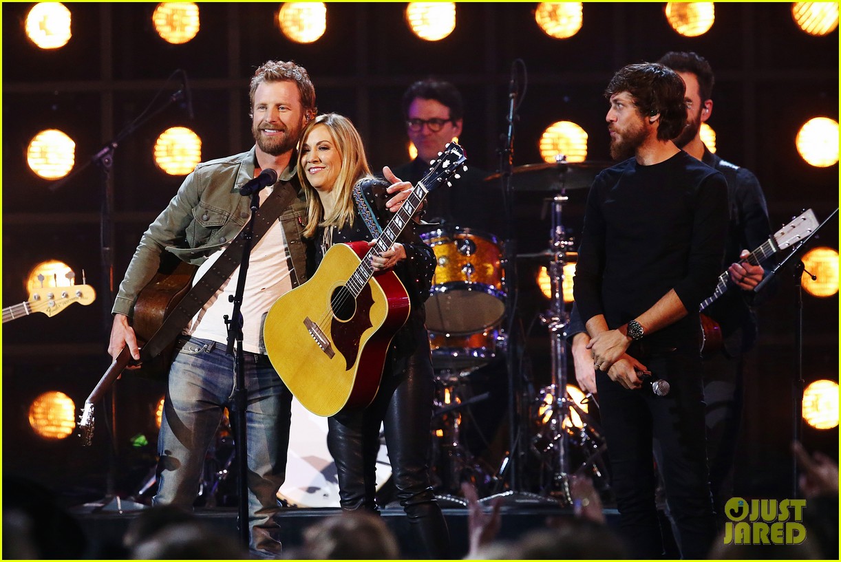 Sheryl Crow Opens Up About Alleged Sexual Harassment From Michael ...