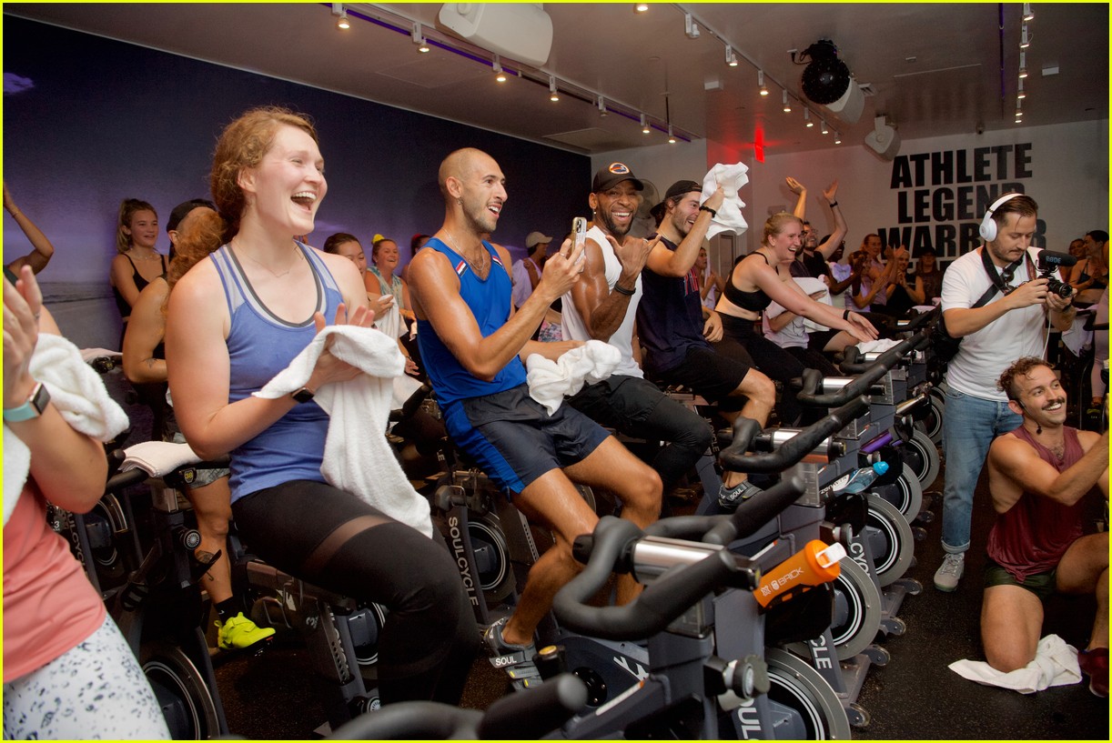 Christina Aguilera Surprises Fans at SoulCycle Class Ahead of Her ...
