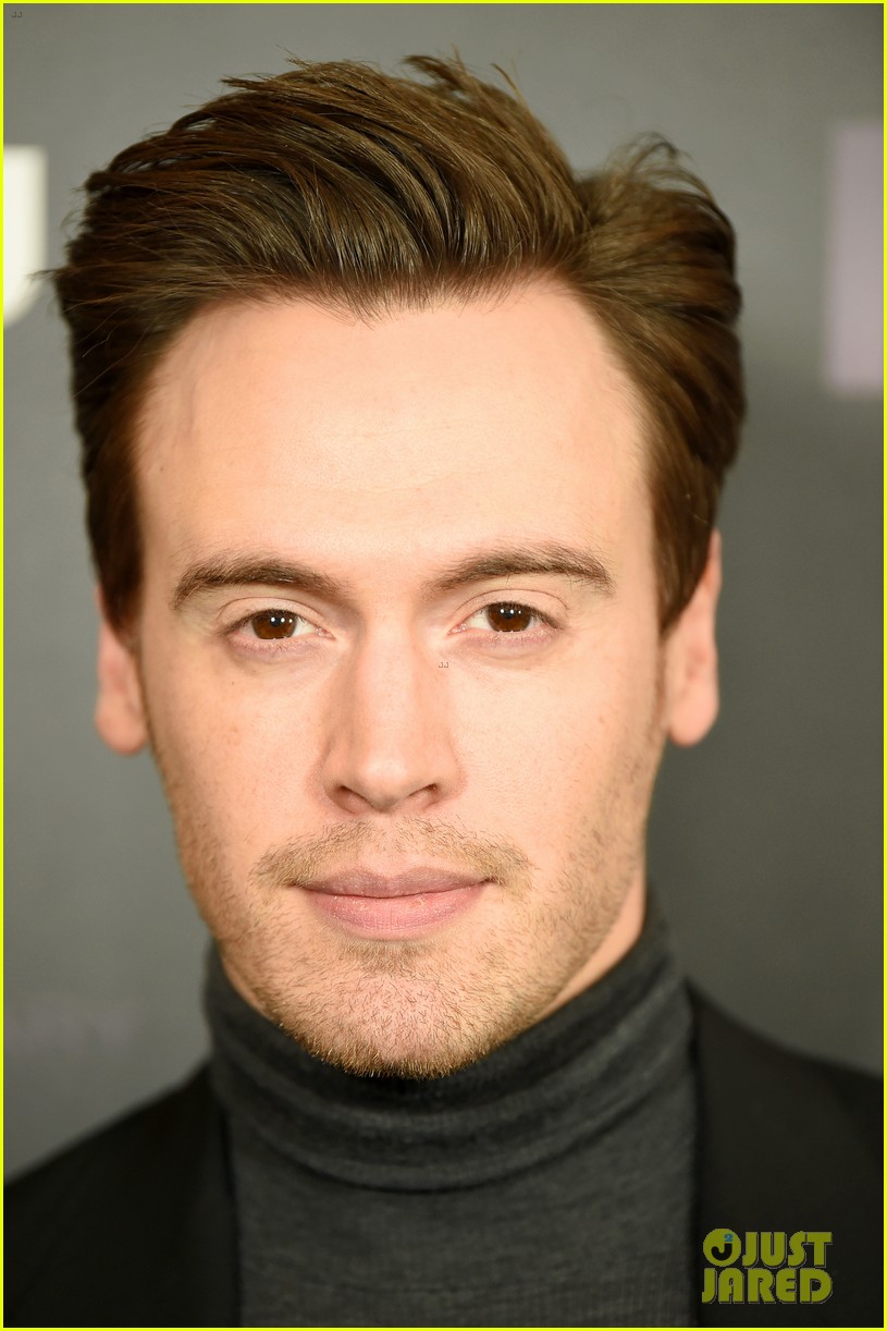 Erich Bergen Defends Himself After 'Bogus Claims' Against Him Have Led ...