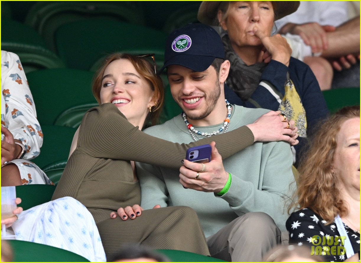 Phoebe Dynevor & Pete Davidson Flaunt Cute PDA at Wimbledon - First ...