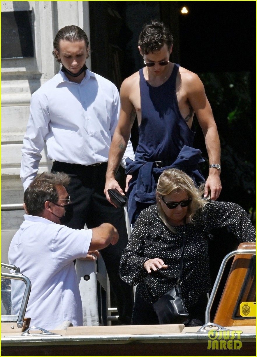 Brandon Flynn Shows Off His Fit Physique While in Venice!: Photo ...