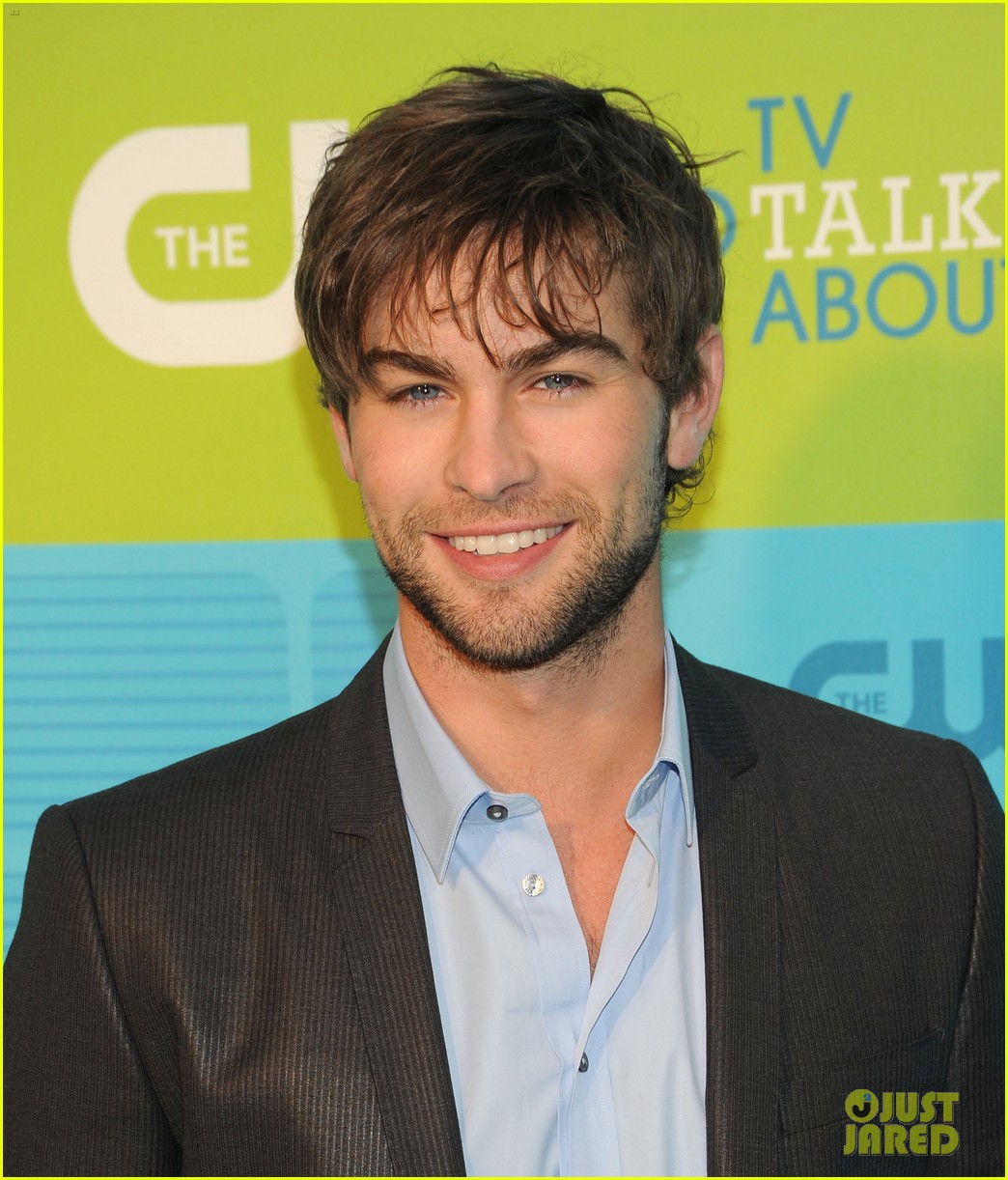 'Gossip Girl' Showrunner Reveals Who Was Originally Meant to Be Gossip ...