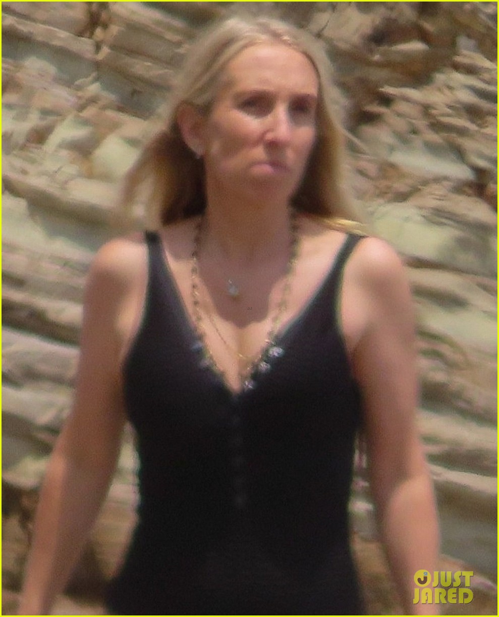 Gerard Butler & Aaron Taylor-Johnson Bare Shirtless Bodies at the Beach!: Photo 4595192 | Aaron ...