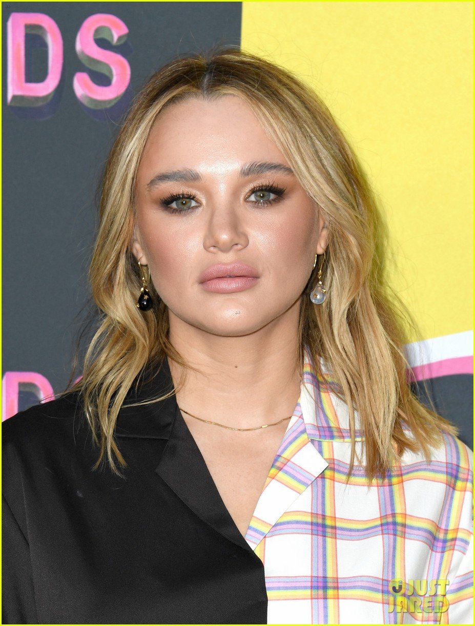 'Life in Pieces' Stars Hunter King & Holly Barrett Reunite to Support ...