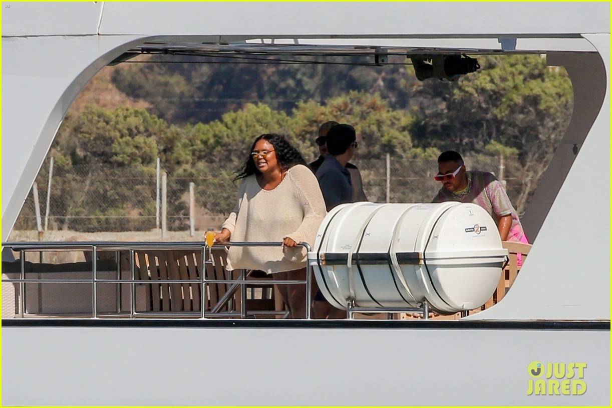 Lizzo Says Her Bikini Strings Got Lost During Fourth of July Party ...