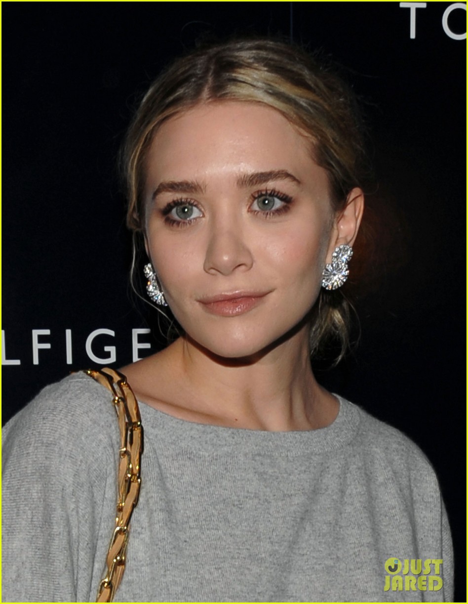 Ashley Olsen's Boyfriend Shares Rare Photo of Her During Walk Through ...