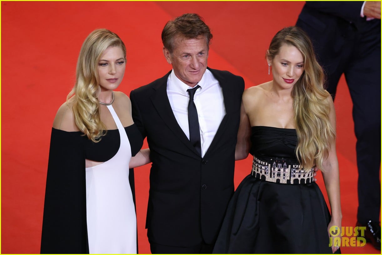 Sean Penn Walks the Red Carpet with His Kids at 'Flag Day' Cannes ...