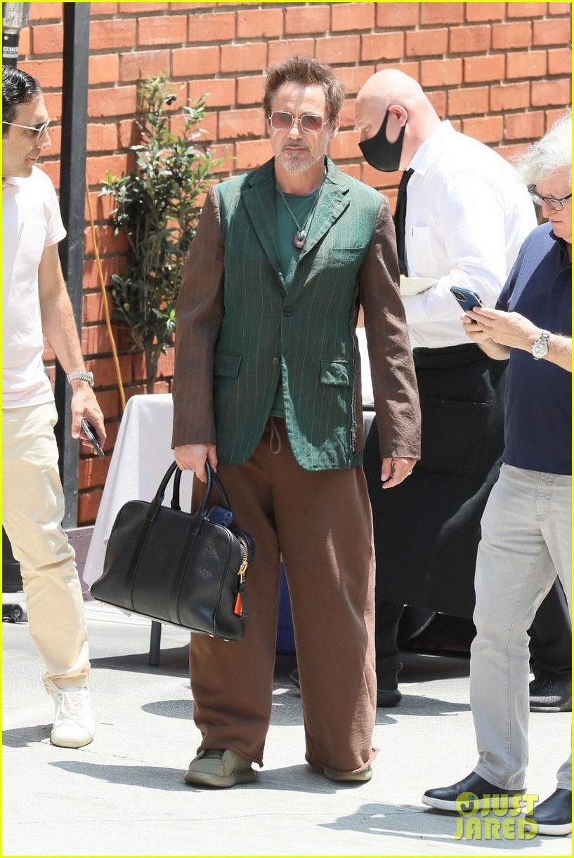 Photo: robert downey jr eclectic outfit 06 | Photo 4588940 | Just Jared