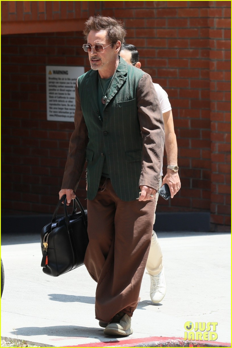 Photo: robert downey jr eclectic outfit 17 | Photo 4588951 | Just Jared