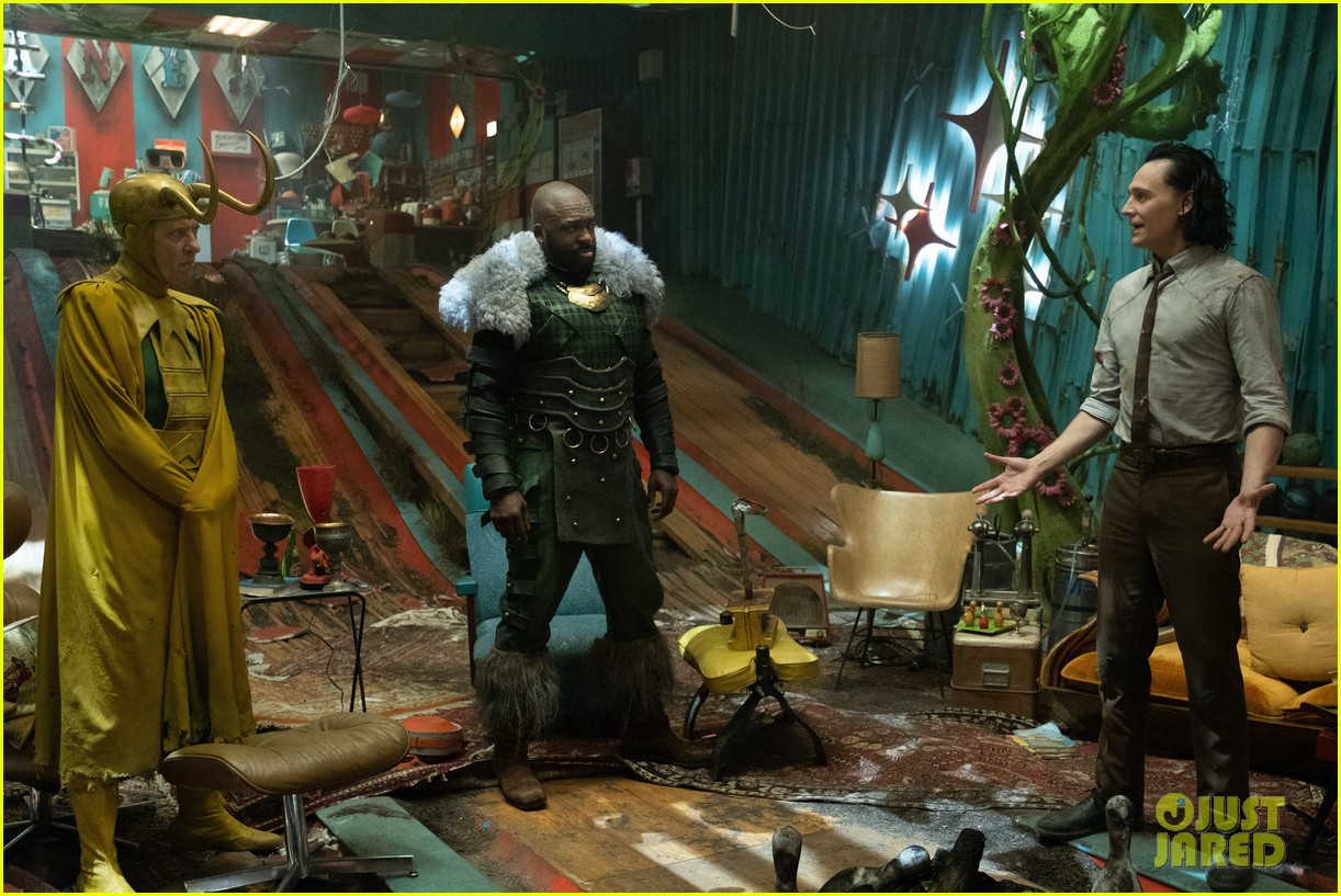 Richard E. Grant's 'Loki' Spin-Off Idea Will Delight Fans Of The Series ...