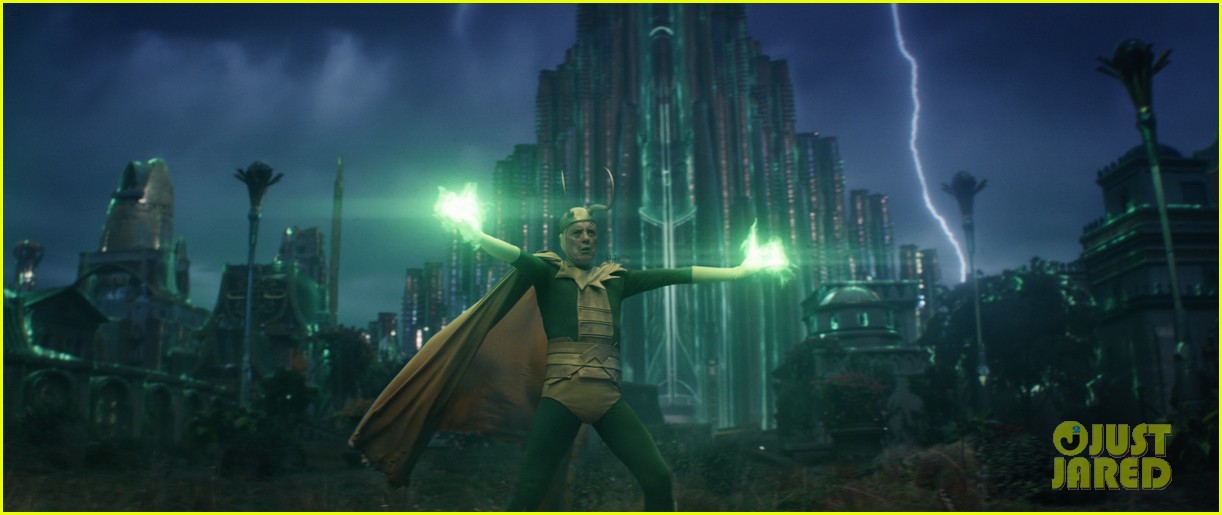 Richard E. Grant's 'Loki' Spin-Off Idea Will Delight Fans Of The Series ...