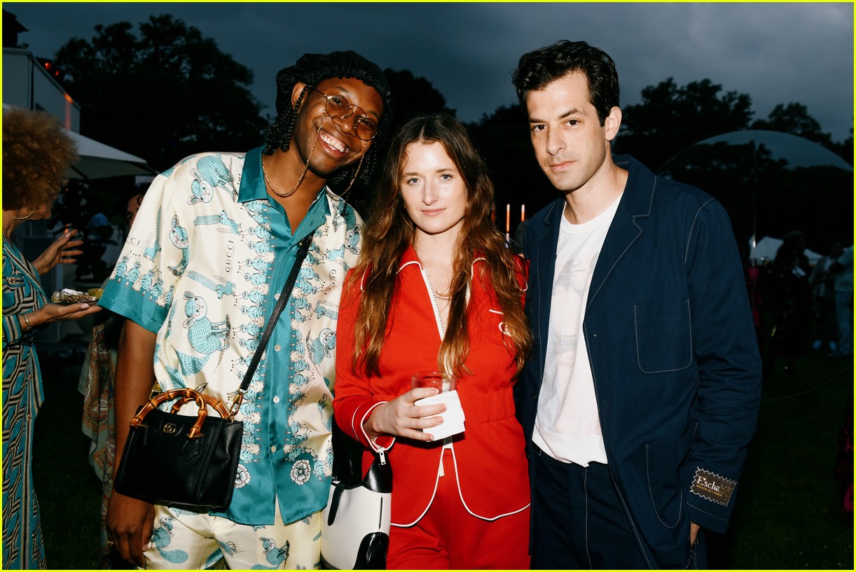 Mark Ronson & Grace Gummer Make First Official Appearance as a Couple ...