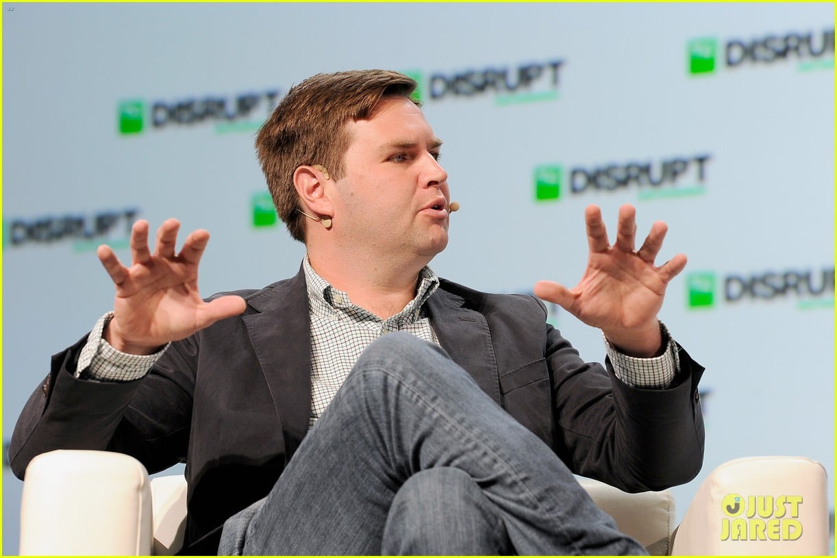 'Hillbilly Elegy' Author JD Vance's Campaign Sign Falls Off as He ...