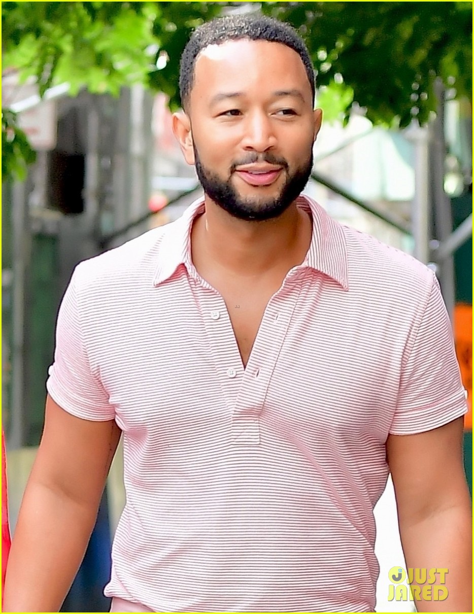 Chrissy Teigen Debuts Blunt New Bob During Walk with John Legend: Photo ...