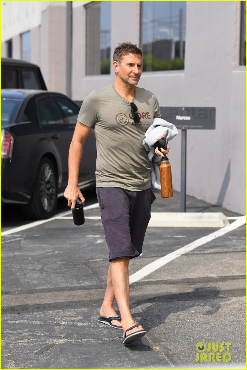 Bradley Cooper Spotted Keeping Up with His Workouts in L.A. - See ...