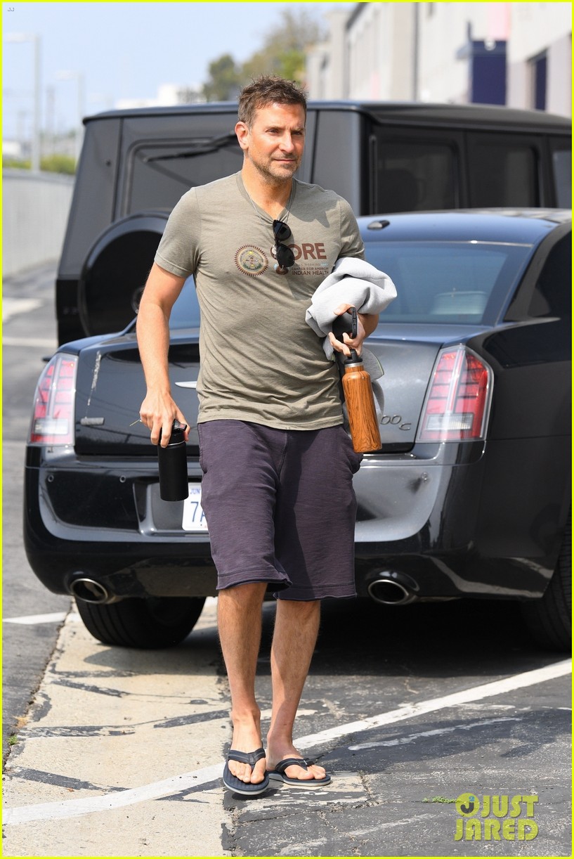 Bradley Cooper Spotted Keeping Up with His Workouts in L.A. - See ...