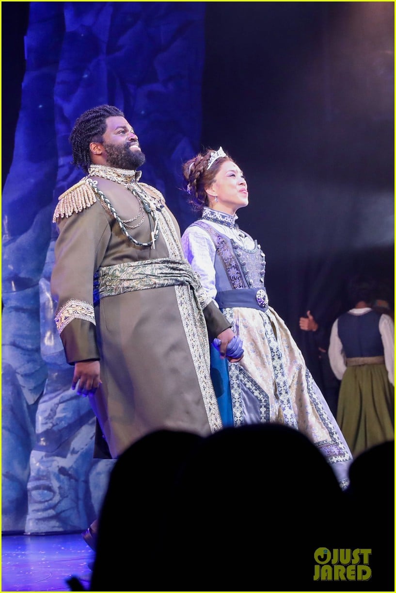 'Frozen,' Starring Samantha Barks as Elsa, Opens in London with a ...