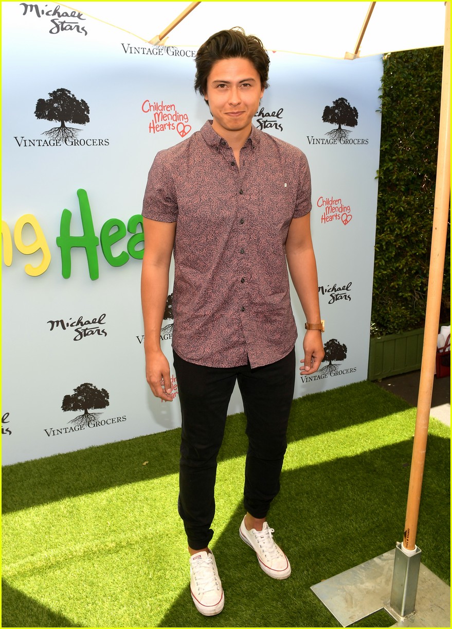 'Riverdale' Star Jordan Connor Dishes on His Upcoming Wedding to ...