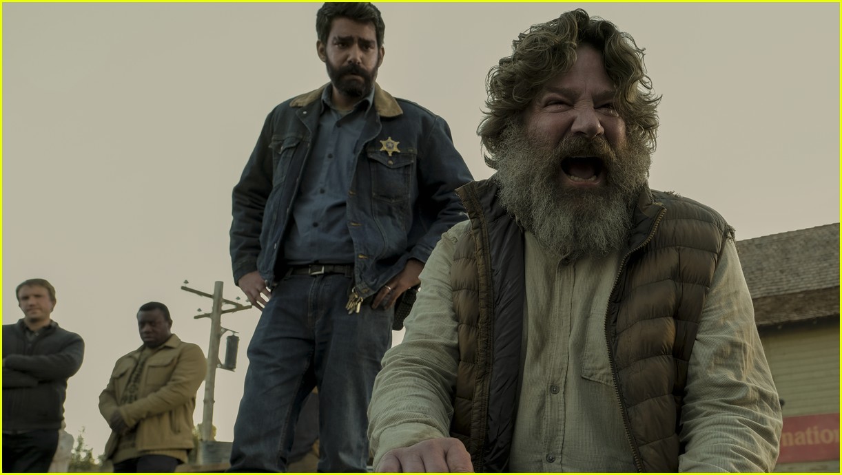 Netflix's Next Big Horror Series, 'Midnight Mass,' Has a Trailer ...