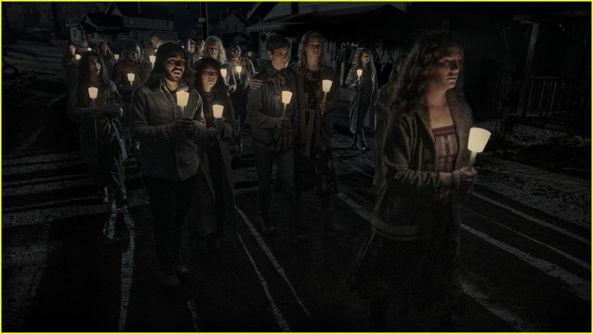 Netflix's Next Big Horror Series, 'Midnight Mass,' Has a Trailer ...