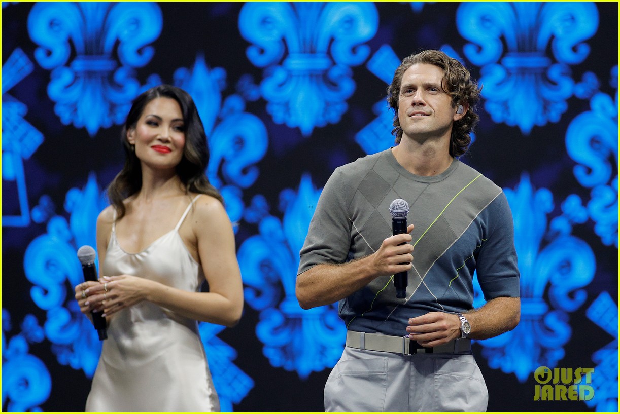 'Moulin Rouge' Stars Perform at U.S. Open to Get Ready for Broadway ...