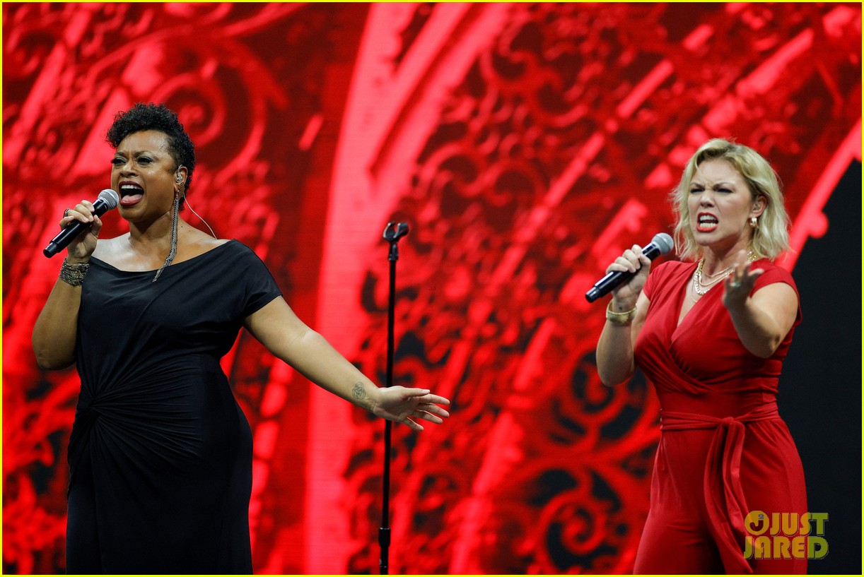 'Moulin Rouge' Stars Perform at U.S. Open to Get Ready for Broadway ...