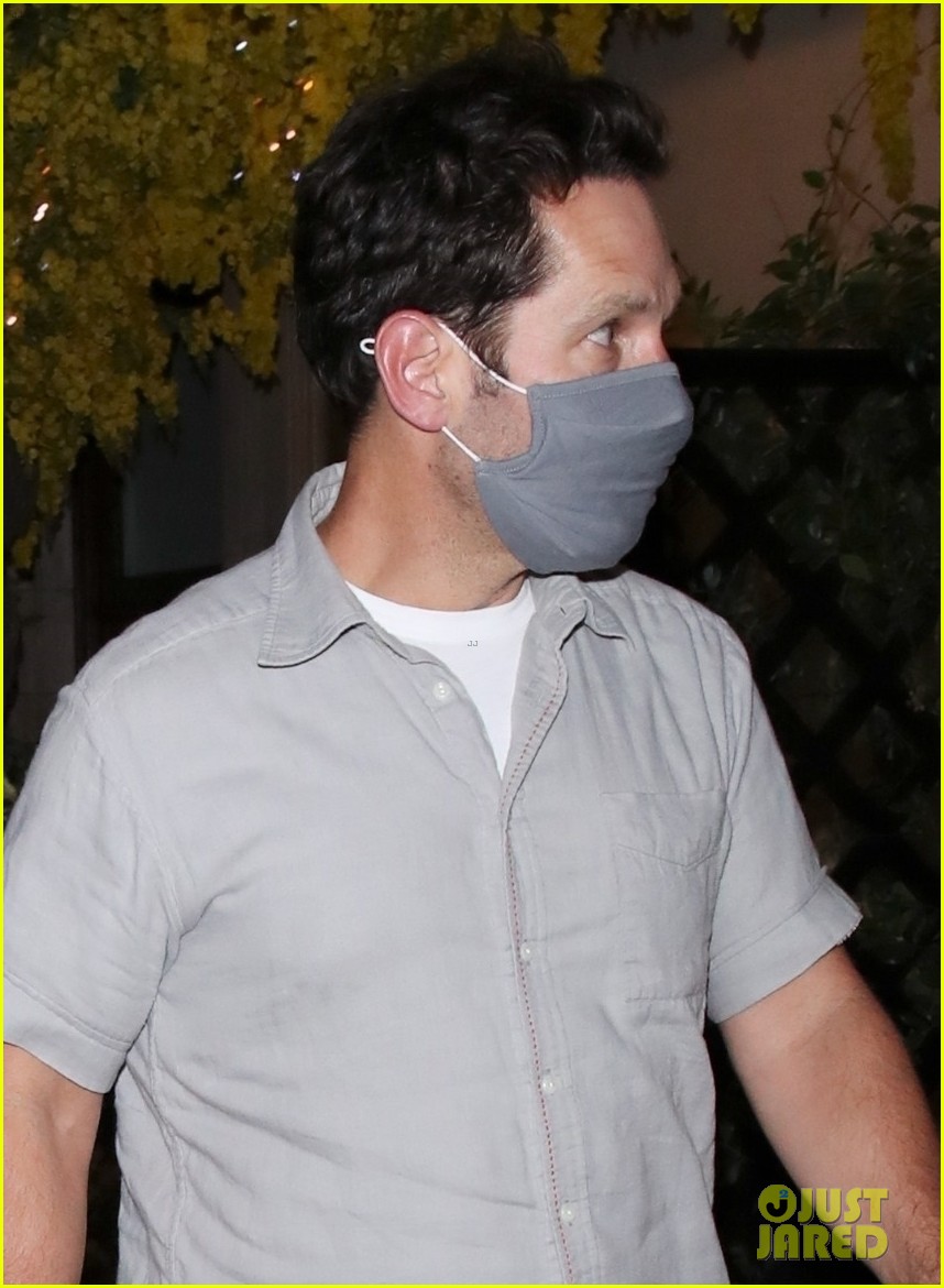 Paul Rudd Spotted In London After Going Viral For His Dinner With Dan ...