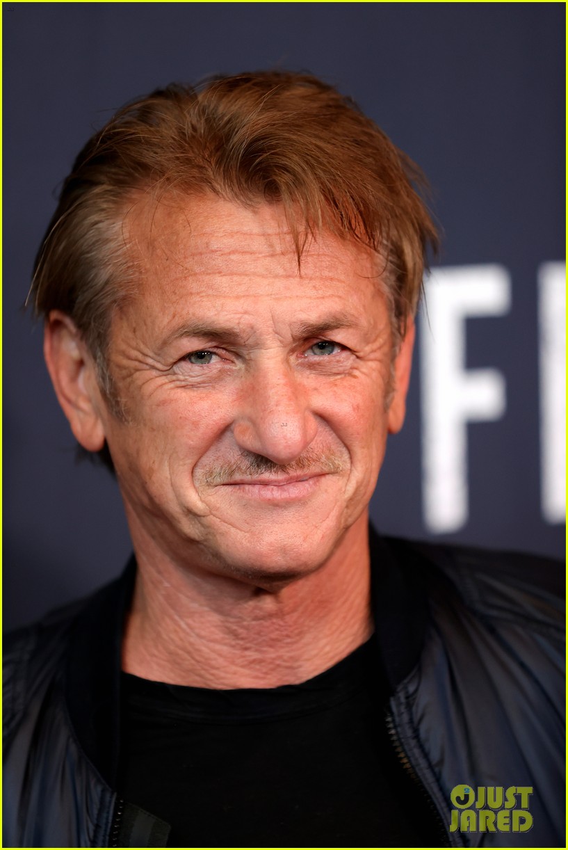 Sean Penn Says He Doesn't Want Unvaccinated People Seeing His Movie in ...
