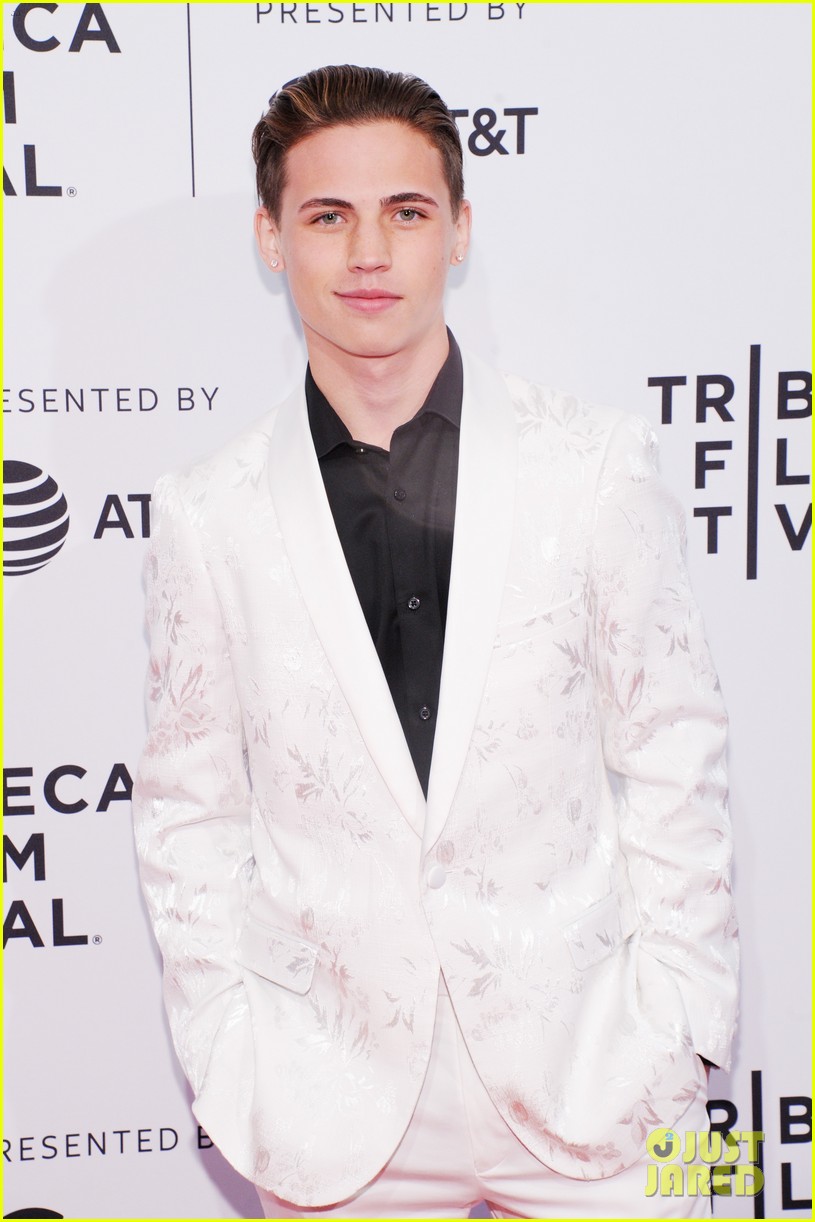 'He's All That' Actor Tanner Buchanan Talks About Playing LGBTQ+ Roles ...