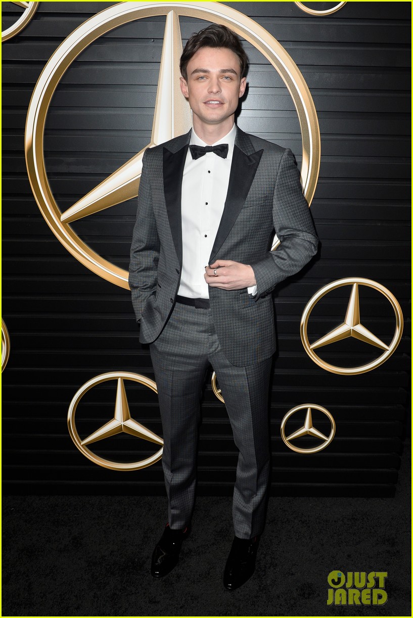 Thomas Doherty Opens Up About His Sexuality & Why He Doesn't Like ...