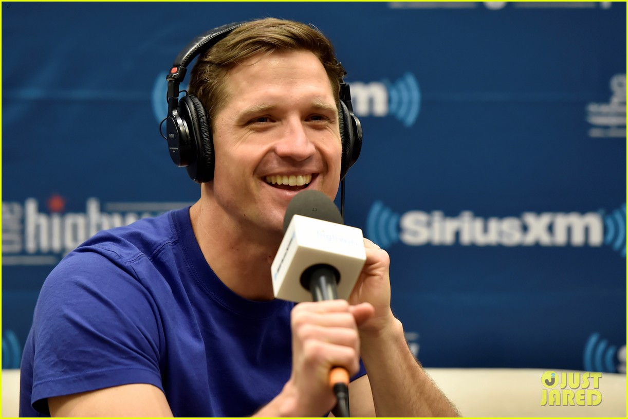 Country Singer Walker Hayes Talks Songwriting & Going Viral on TikTok ...