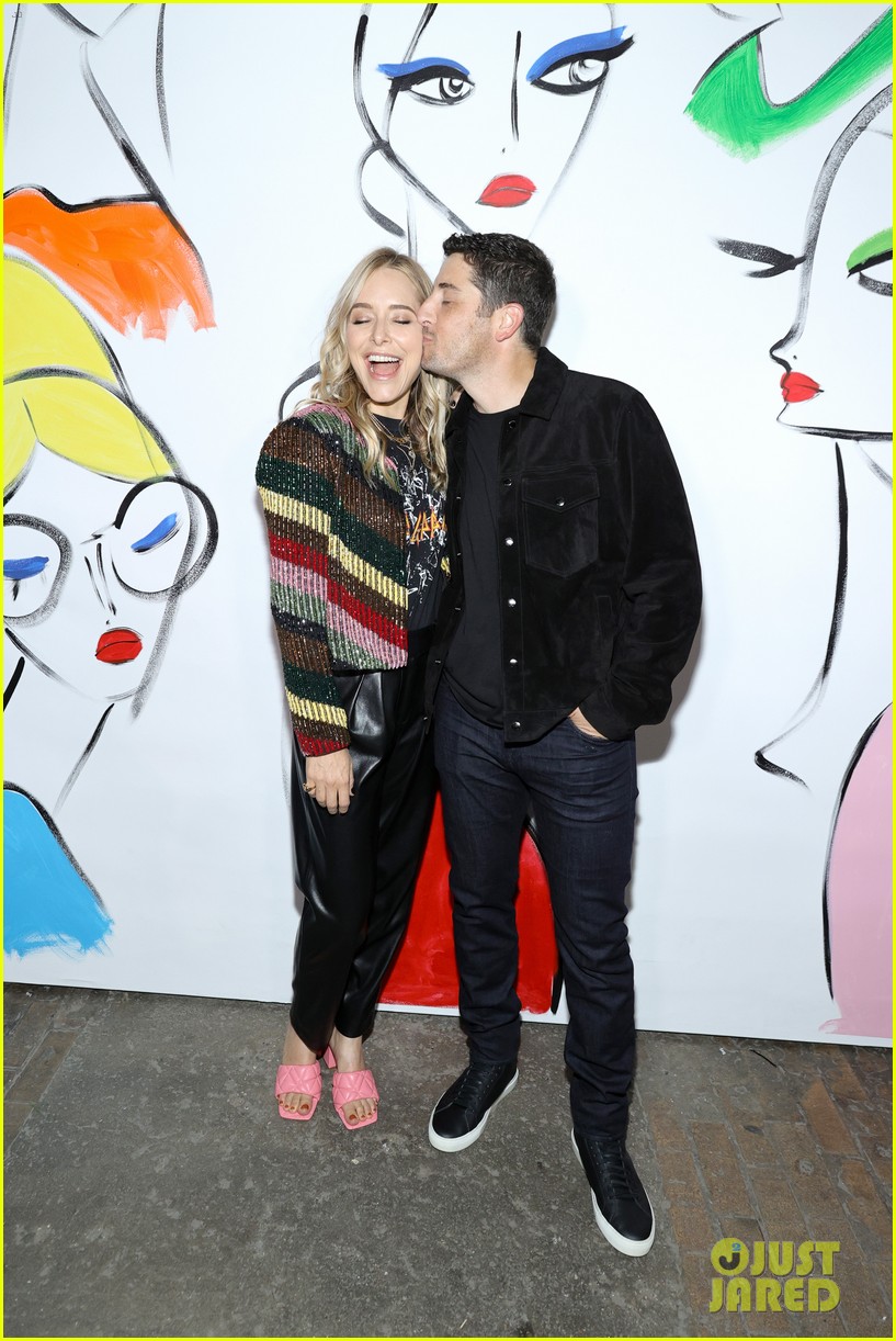 Cuba Gooding, Jr. Rips Off His Shirt at Alice & Olivia's Fashion Show ...