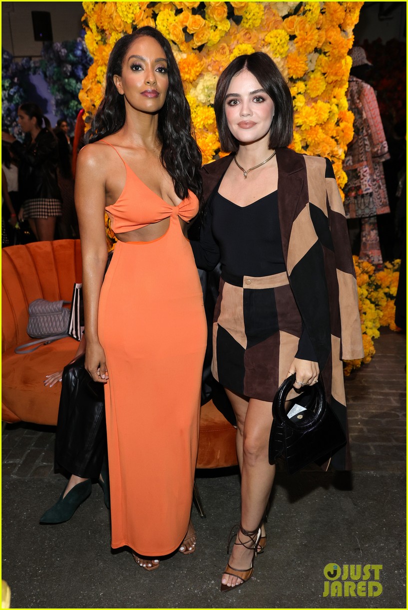 Cuba Gooding, Jr. Rips Off His Shirt at Alice & Olivia's Fashion Show ...