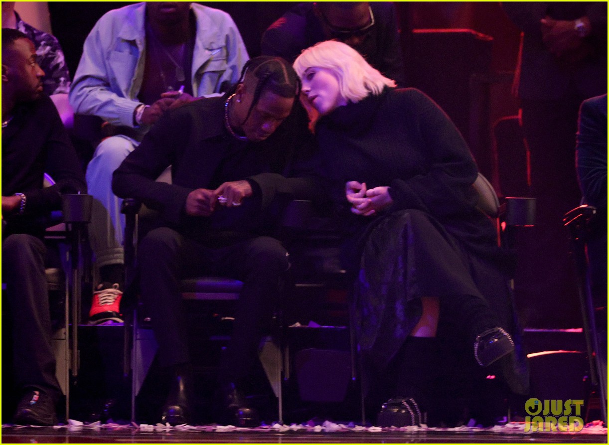 Backstage at VMAs 2021 - Check Out Photos of Moments You Didn't See on ...