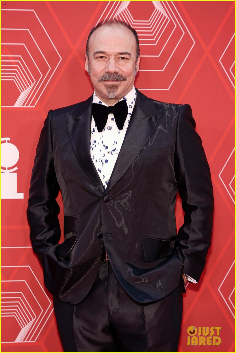 Moulin Rouge's Danny Burstein Gives Touching Speech Honoring Late Wife ...