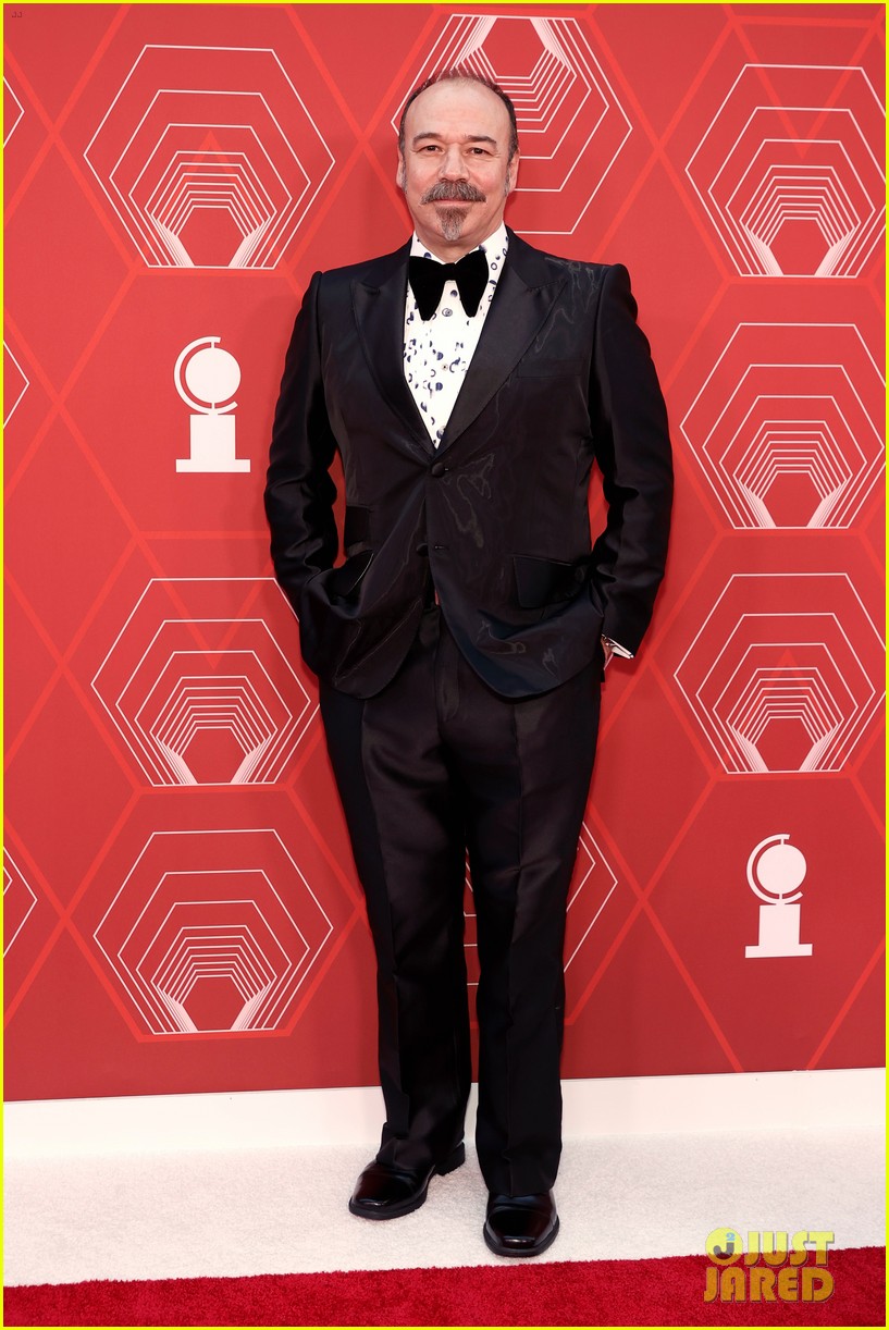 Moulin Rouge's Danny Burstein Gives Touching Speech Honoring Late Wife ...