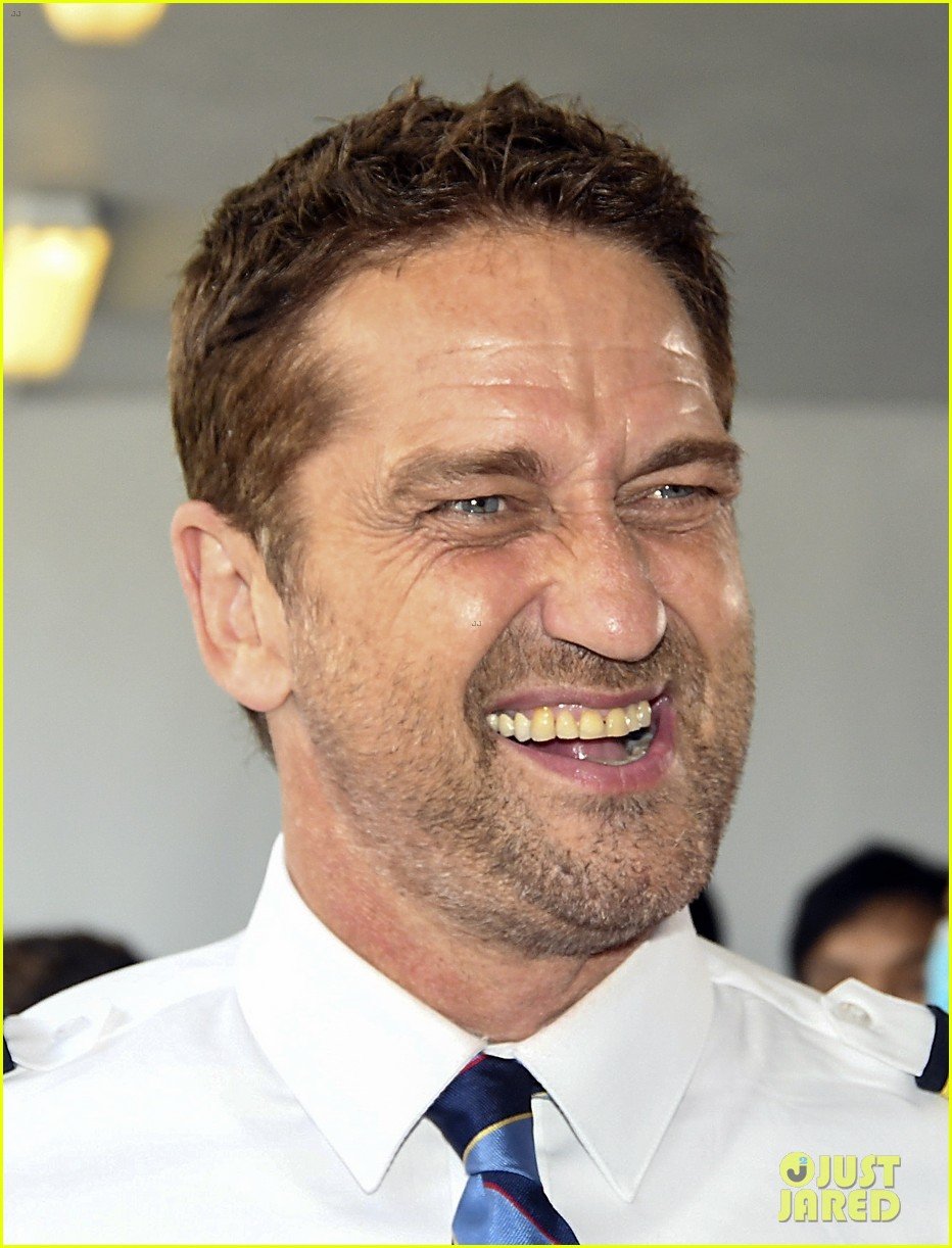 Gerard Butler Meets Puerto Rico's Governor During Break From Filming ...