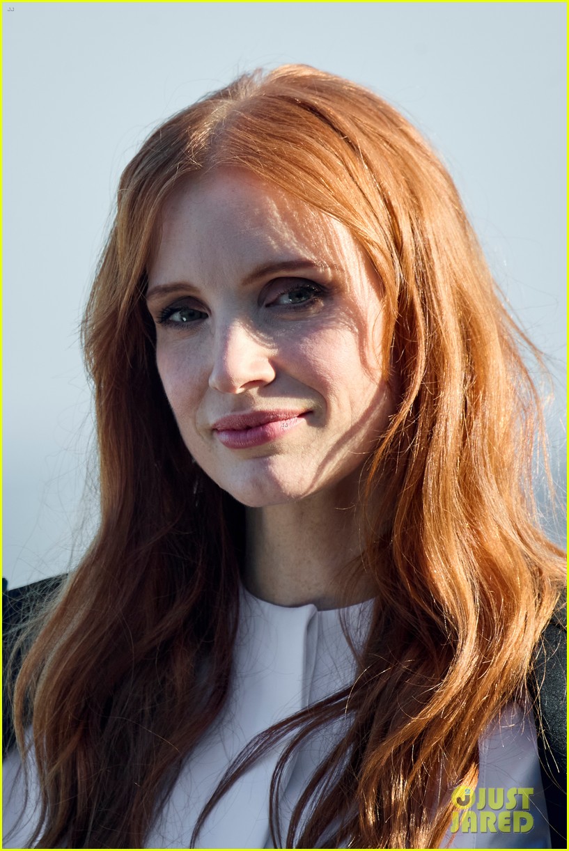 Jessica Chastain Is 'Feeling Cheeky' in This Backless Dress at 'The ...