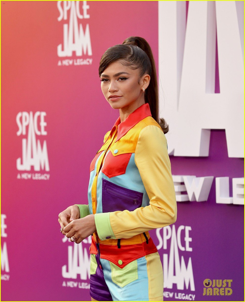 Jessica Chastain Channels Zendaya's 'Space Jam' Look During a TIFF 2021 ...