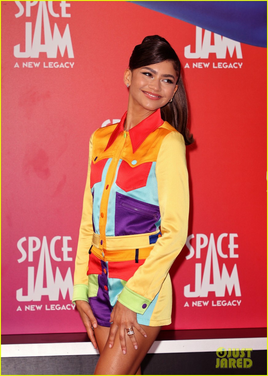 Jessica Chastain Channels Zendaya's 'Space Jam' Look During a TIFF 2021 ...