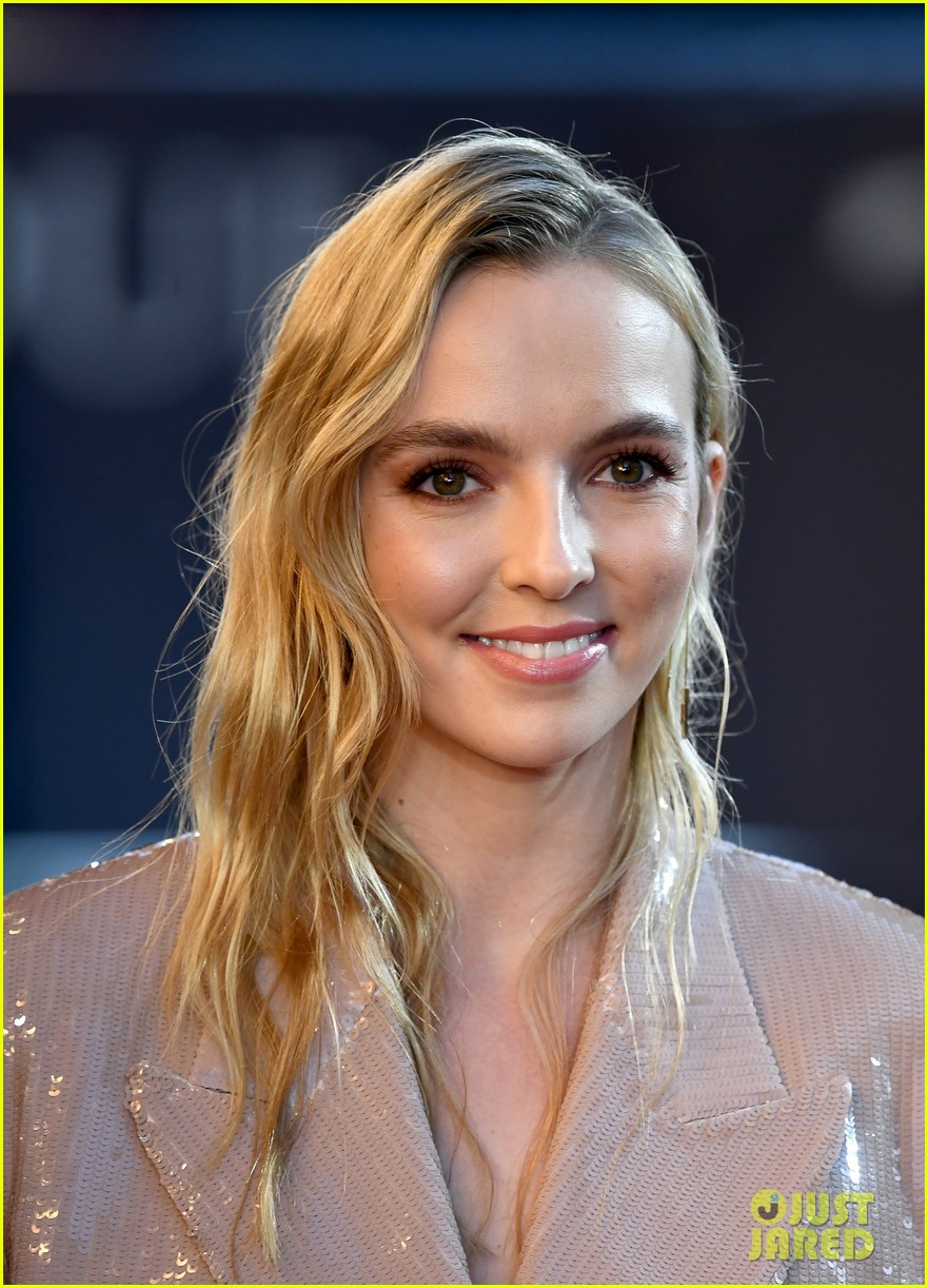 Jodie Comer Wears Shimmering Suit to 'The Last Duel' Premiere in London ...