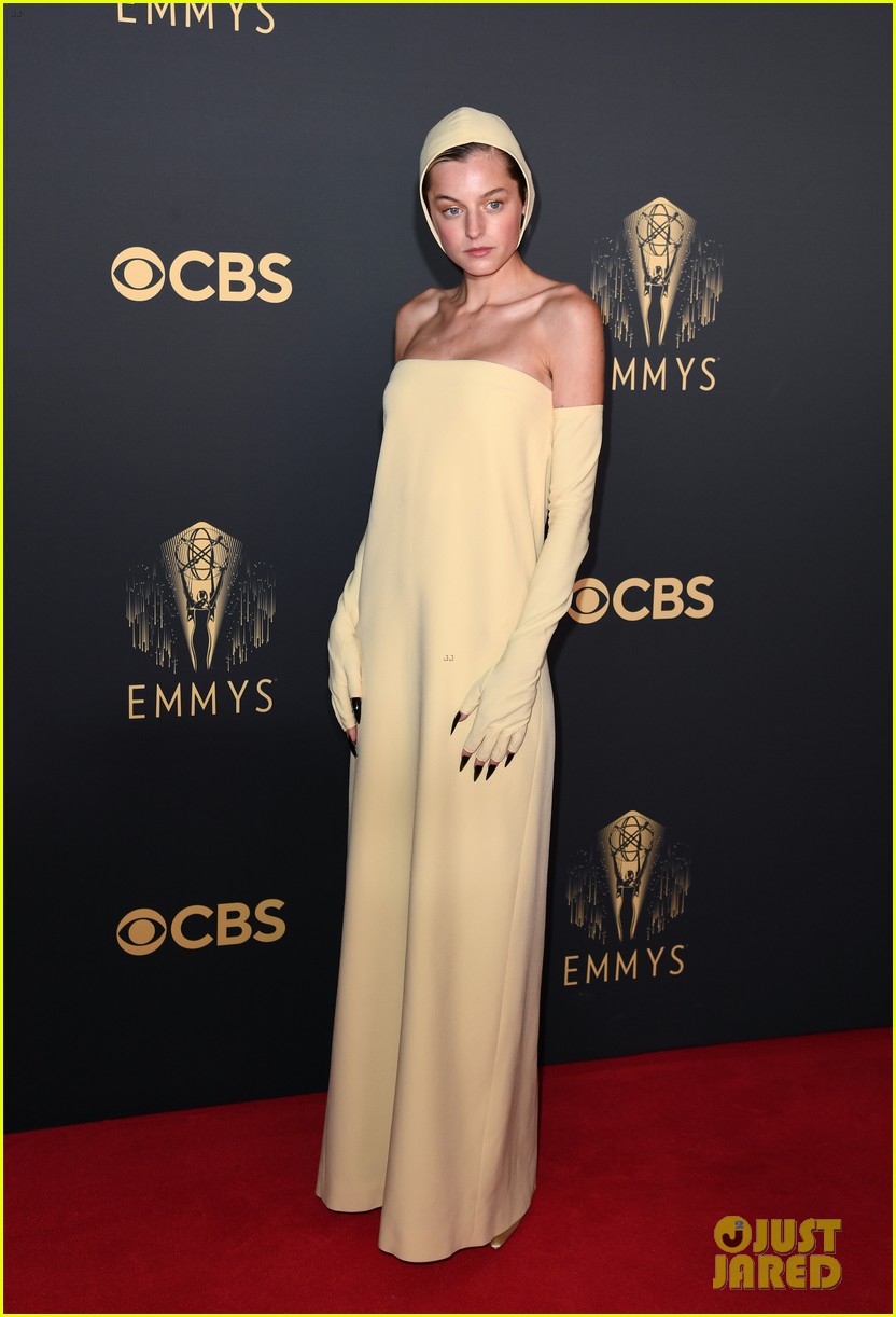 Emma Corrin Pairs Long, Black Nails with Yellow Dress for Emmy Awards ...