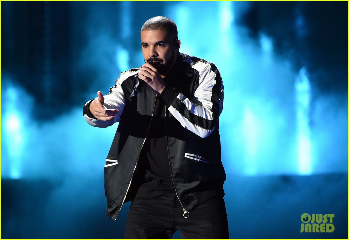 Drake's Producer Reveals Why R. Kelly Had To Be Given Songwriting ...