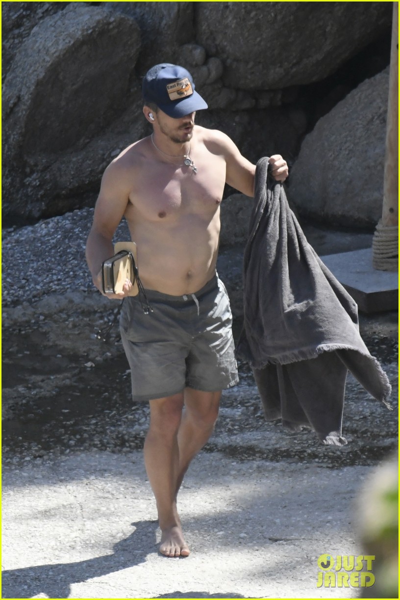 James Franco & Girlfriend Izabel Pakzad Enjoy a Day Out in Mykonos ...